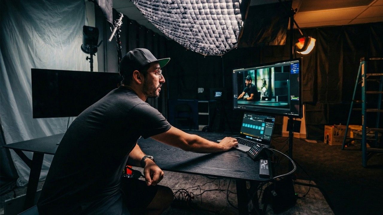 Goodbye green screen: Framer’s new 'infinite' video sets by Andy Orsow ...